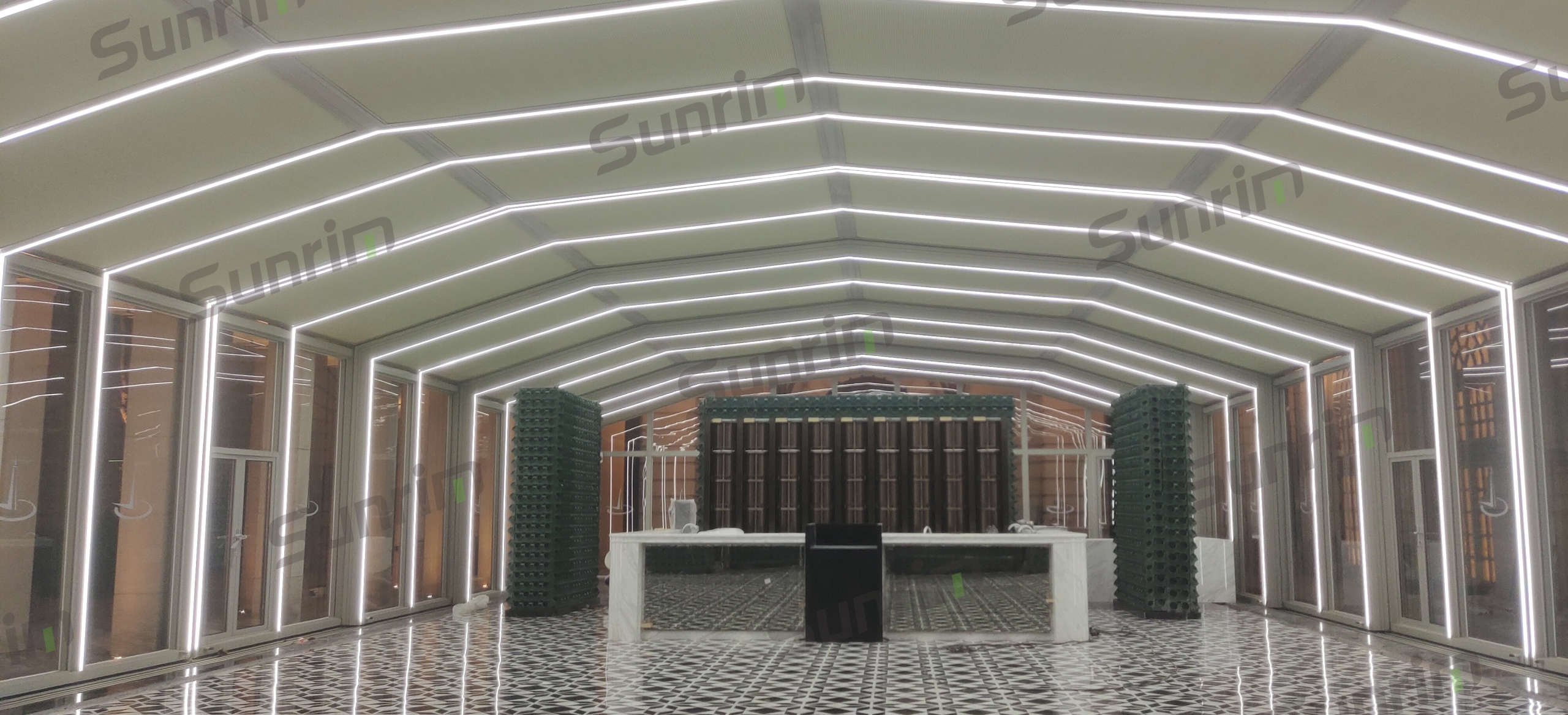 成都路易城堡户外婚礼婚庆移动阳光房案例 - Sunrim移动建筑系统